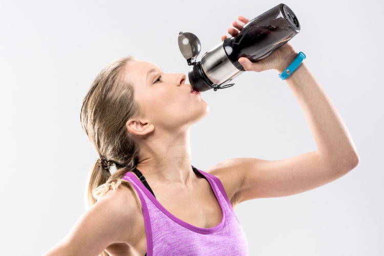 Hoe reinig je een vieze waterfles het beste? Onze beste tips!